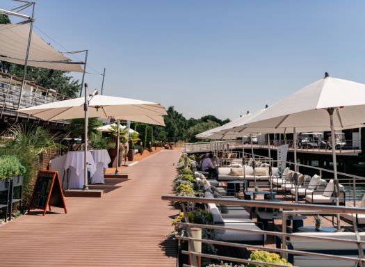 Hôtel Palafitte - Le Summer Bay Bar - Neuchâtel, Suisse