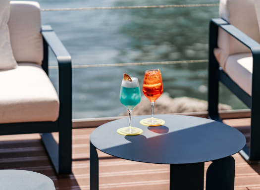 Hôtel Palafitte - Le Summer Bay Bar - Neuchâtel, Suisse